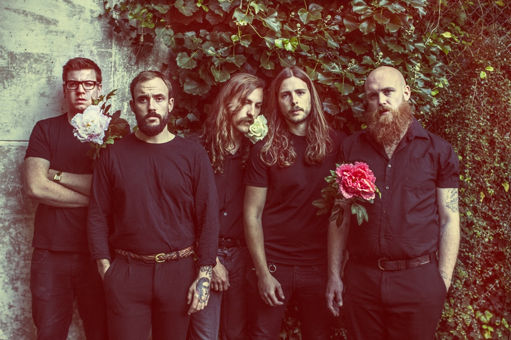 IDLES – BRISTOL POST-PUNKS RETURN WITH NEW EP ‘MEAT’ : Silent Radio