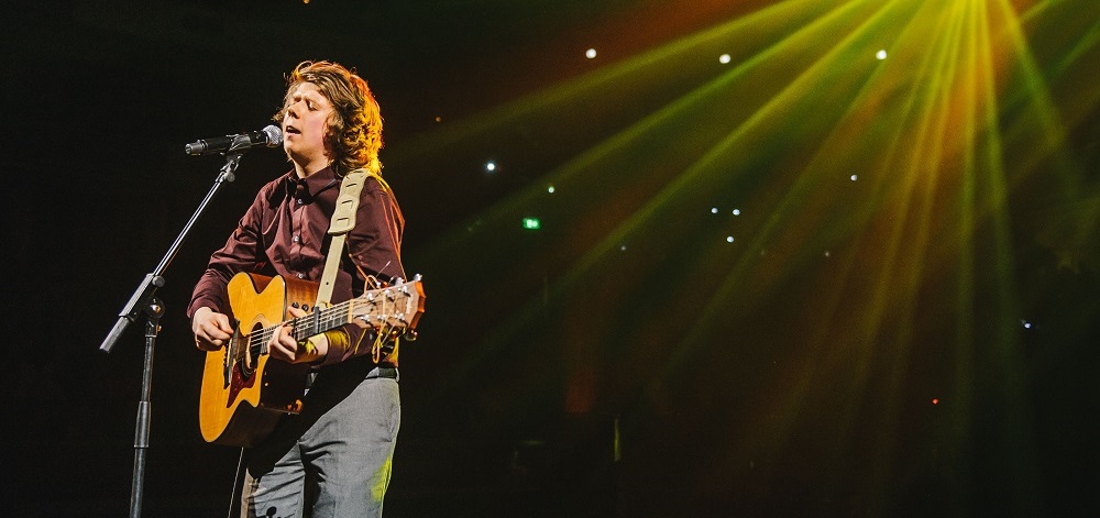 WHO ARE YA? JAMES HOLT : Silent Radio