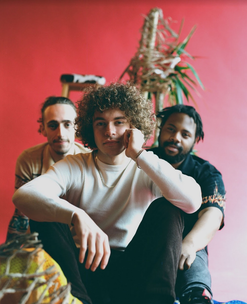 MASI MASI RELEASE VIDEO FOR NEW SINGLE ‘FAVOURITE GOLD’ : Silent Radio