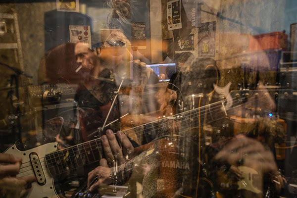 ALBUM REVIEW – GNOD: SPOT LAND : Silent Radio