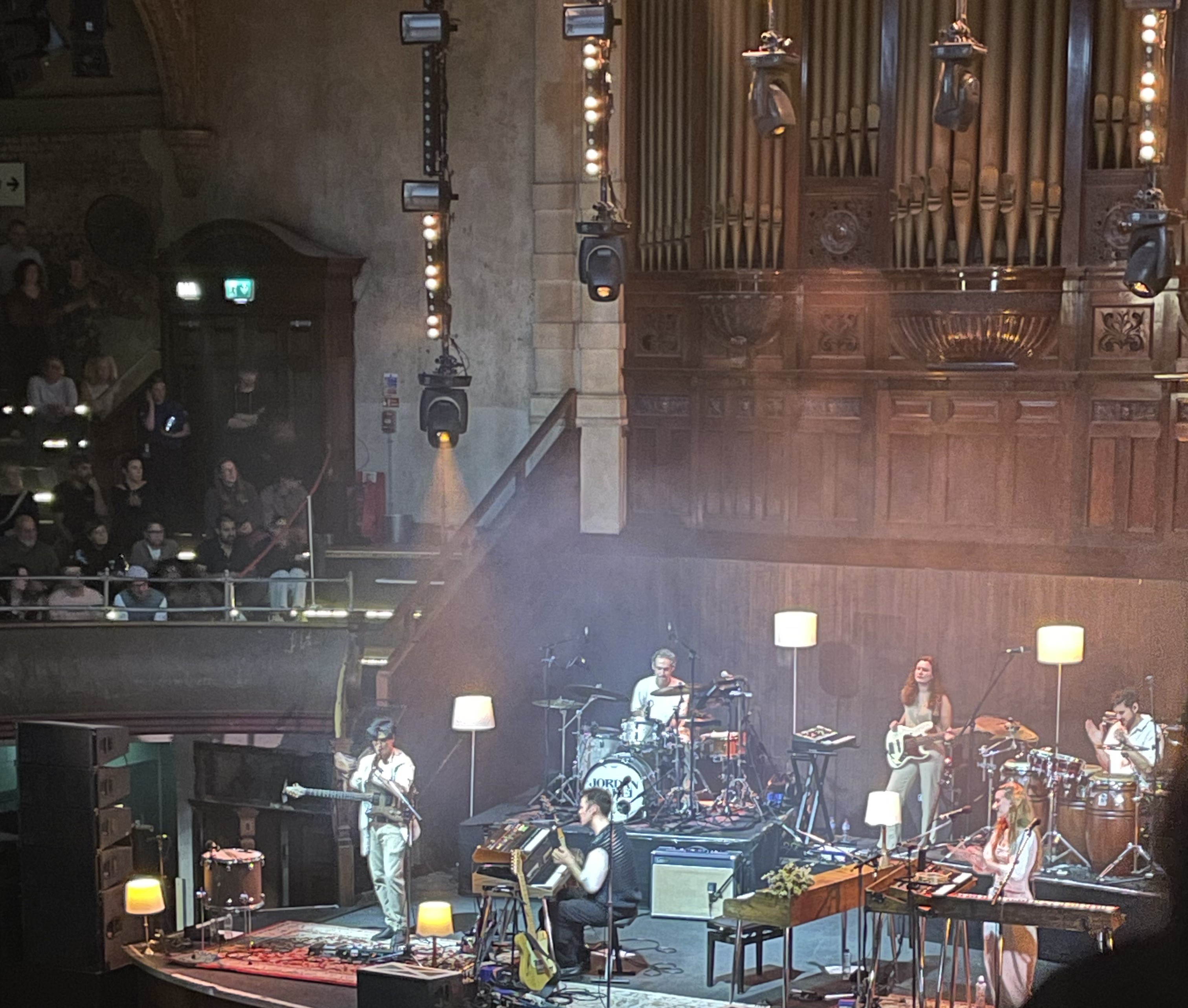 LIVE REVIEW: JORDAN RAKEI – ALBERT HALL 26/09/24 : Silent Radio
