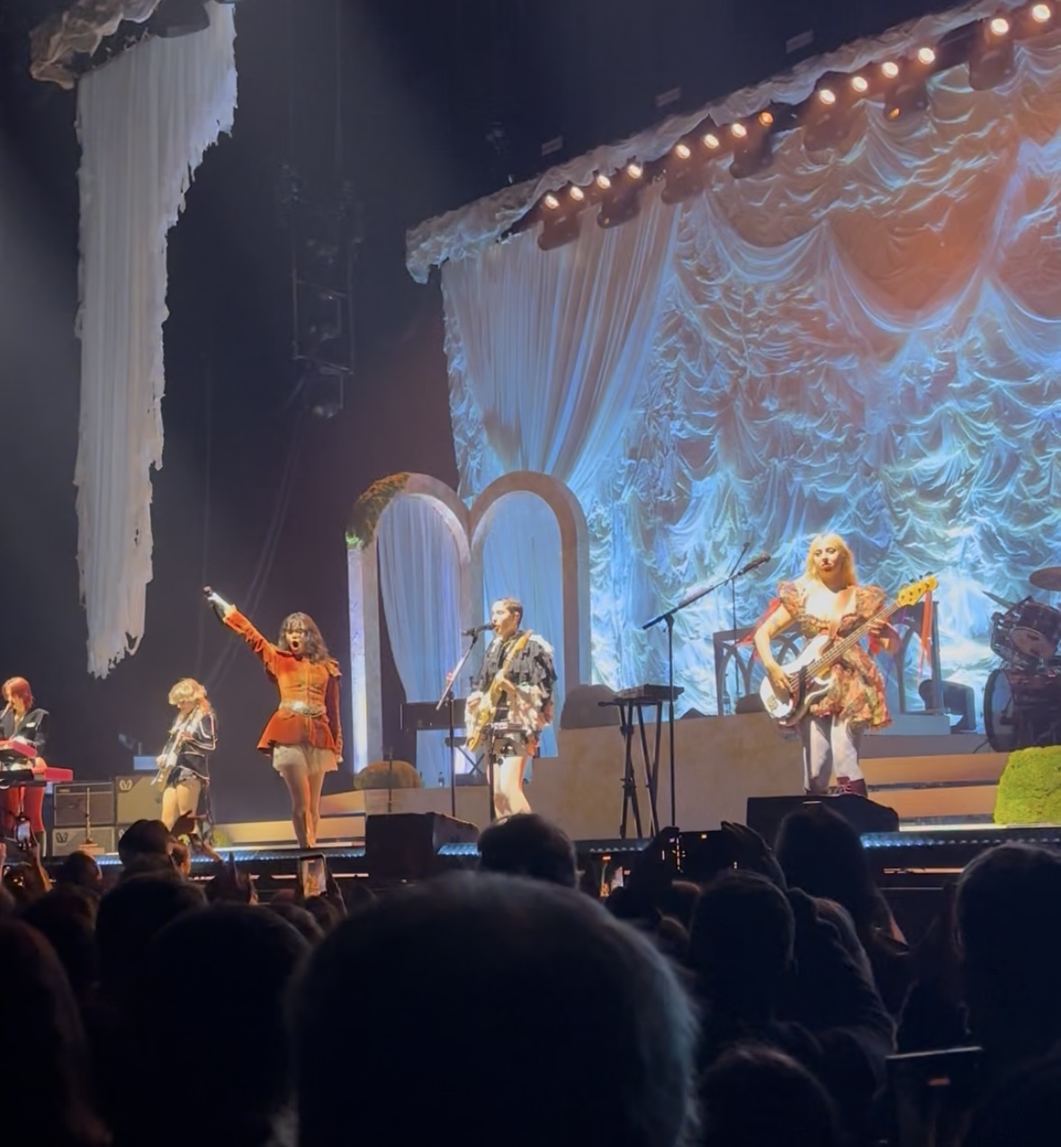 LIVE REVIEW – THE LAST DINNER PARTY: AVIVA STUDIOS – 26/11/2025 ...